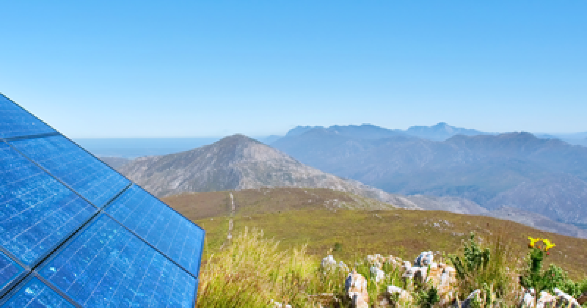 Determinants of the distribution of utility-scale photovoltaic power ...